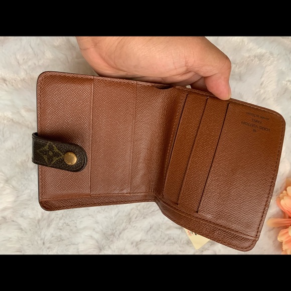 Louis Vuitton | Bags | Auth Louis V Monogram Alma Pm Compact Wallet ...